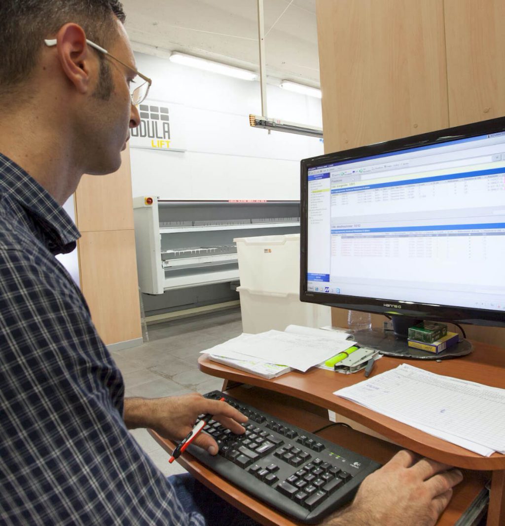 Modula VLM - Vertical lift modules and vertical storage - Modula