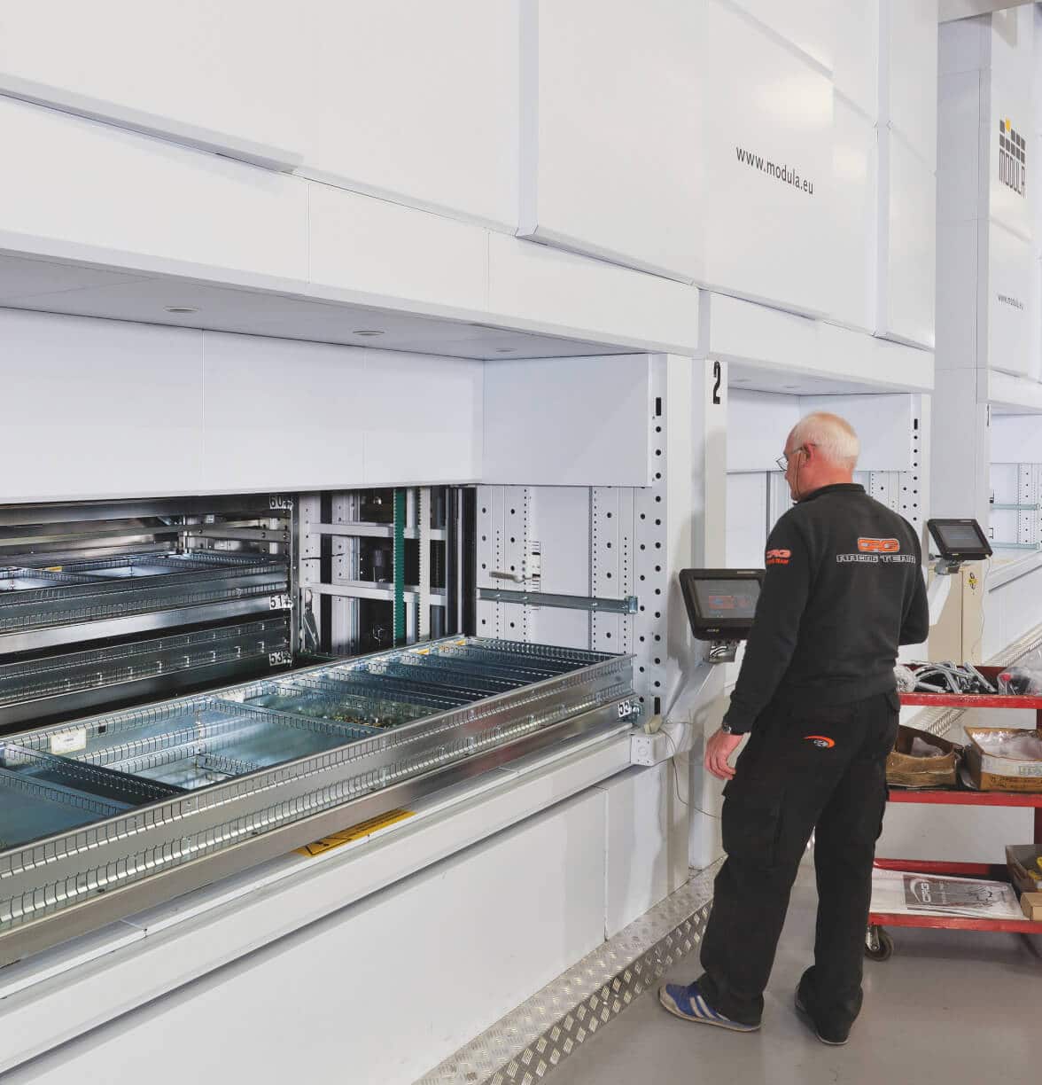 Modula VLM - Vertical lift modules and vertical storage - Modula